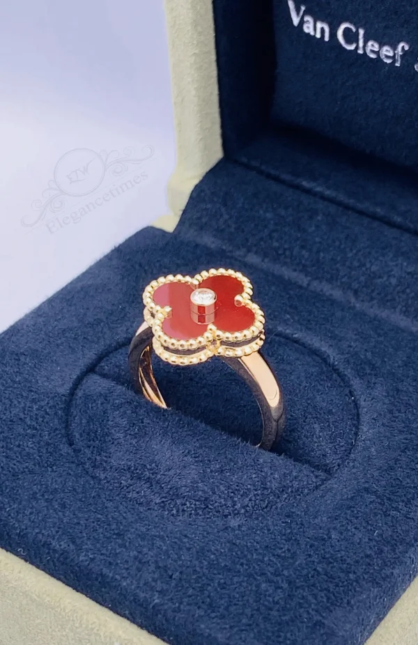 Vintage Alhambra Ring - Elegance times